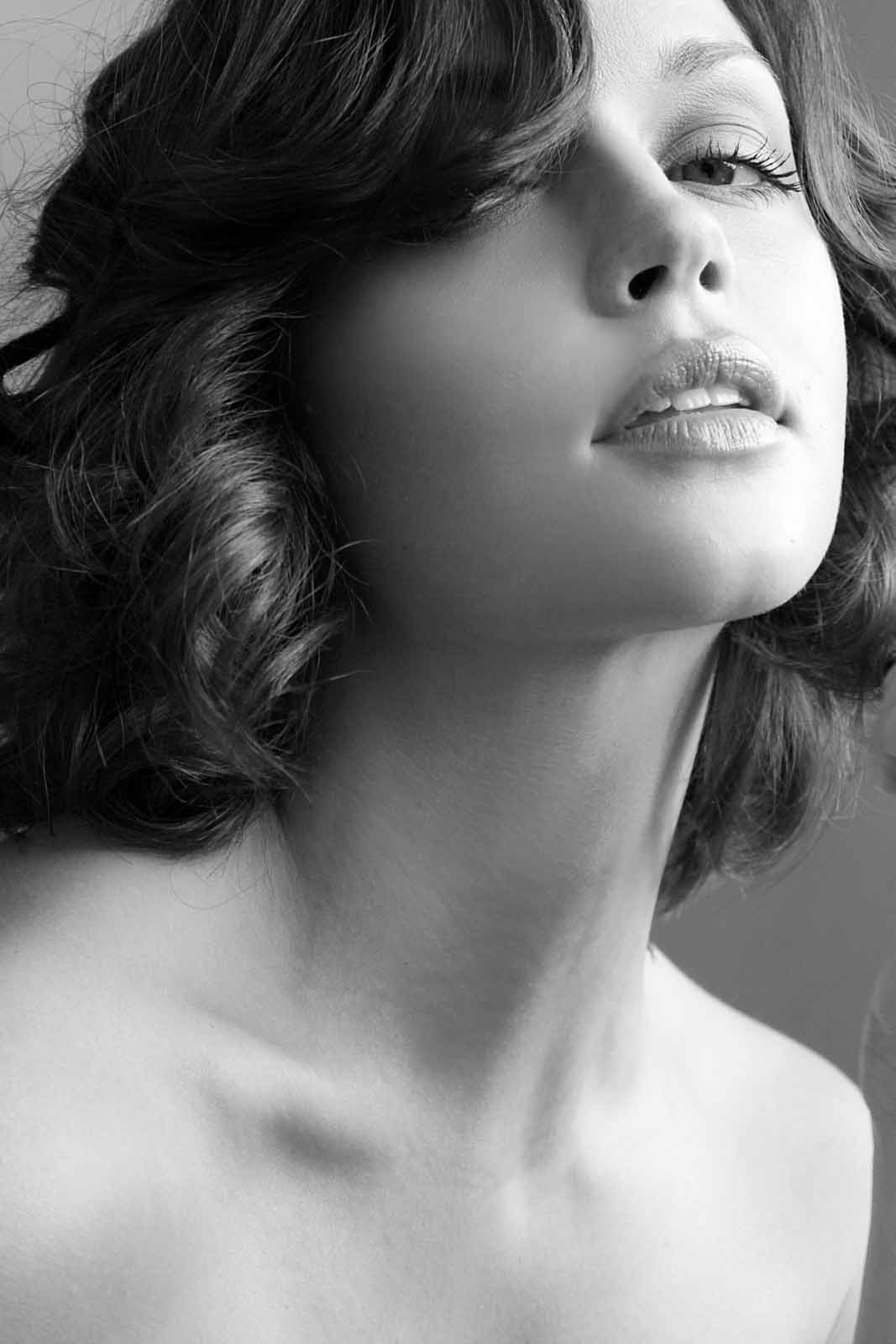 OLESSIA - 12+ UK12+ UK