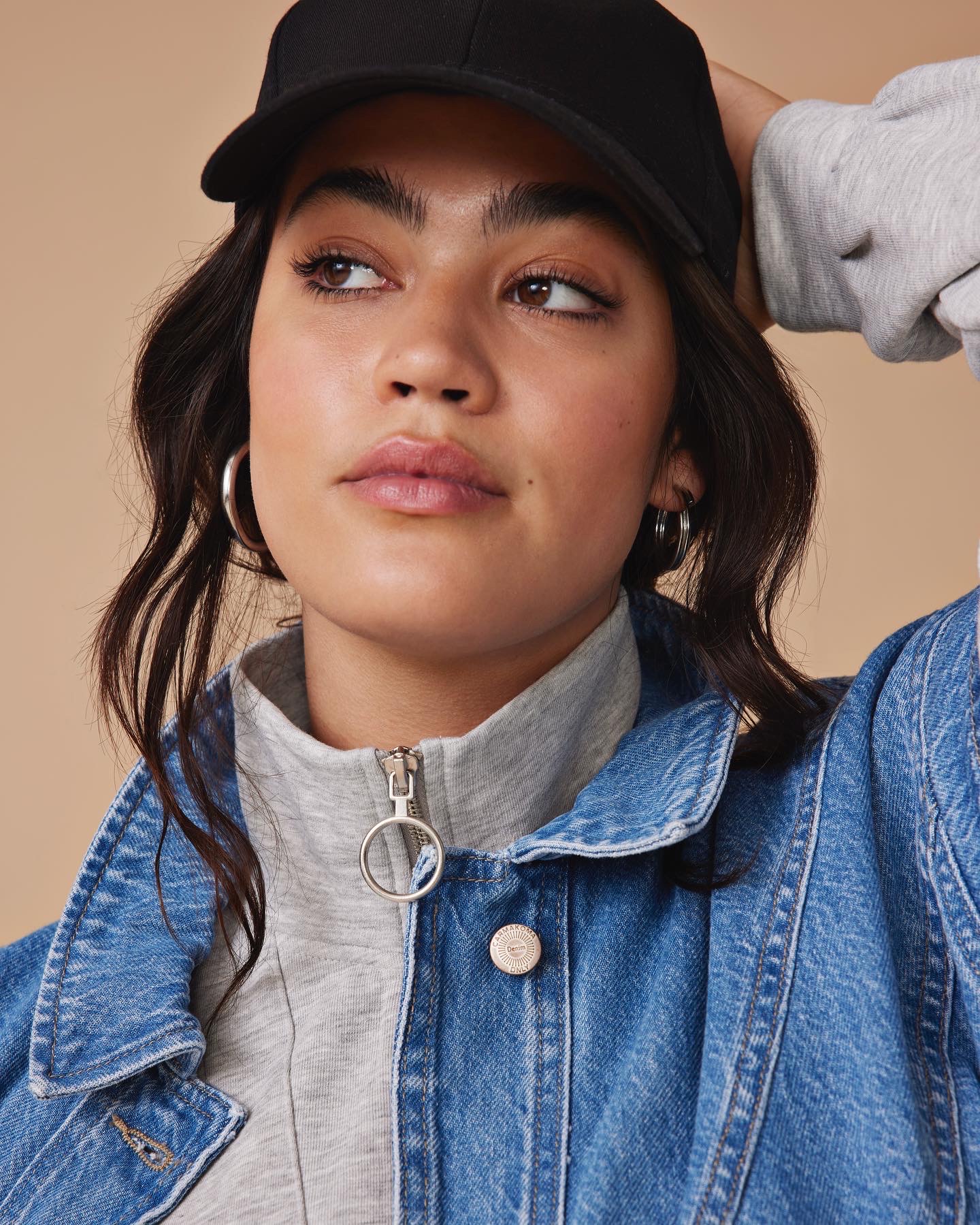 DAPHNA - 12+ UK12+ UK